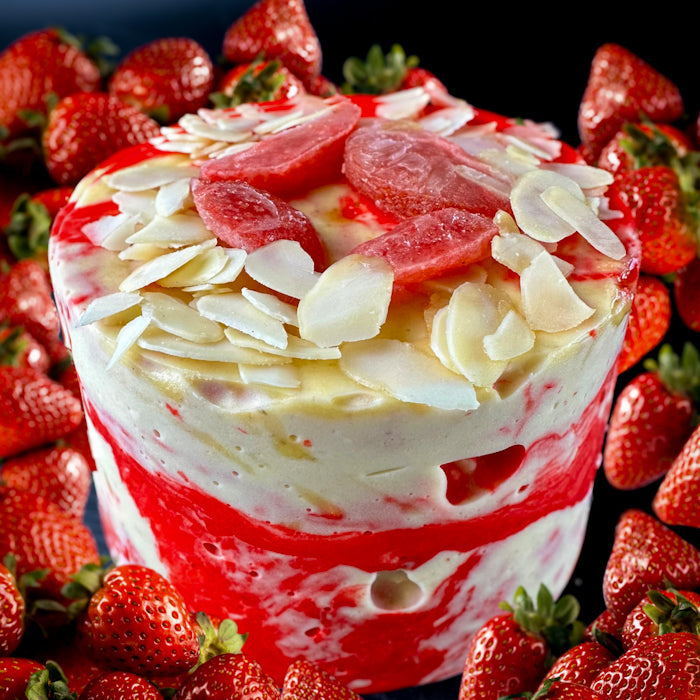 Mini-cake from Samarkand halva - delightful strawberries with sweet cr ...